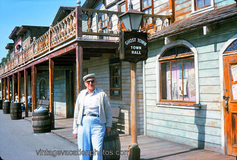 Vintage Vacation Photos: Knott's Berry Farm, 1975